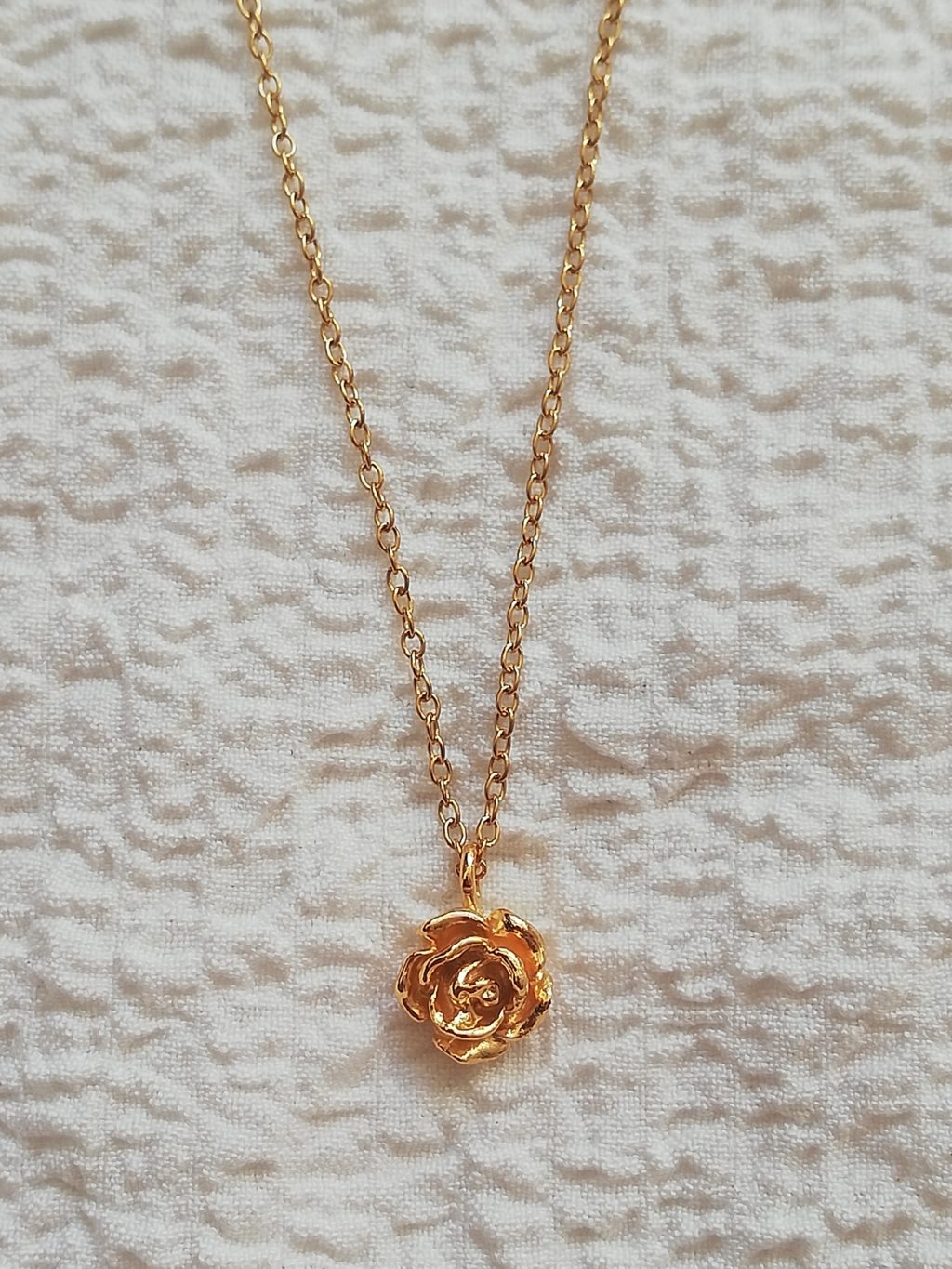 Collier fleur rose or femme - La Jungle Bijoux